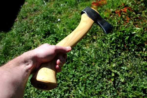 Sekera od Petra Pěchoty: krásný řemeslný pracant padnoucí skvěle do ...